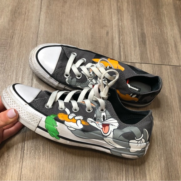 Converse | Shoes | Converse X Looney Tunes Ctas Low Ox Bugs Daffy ...